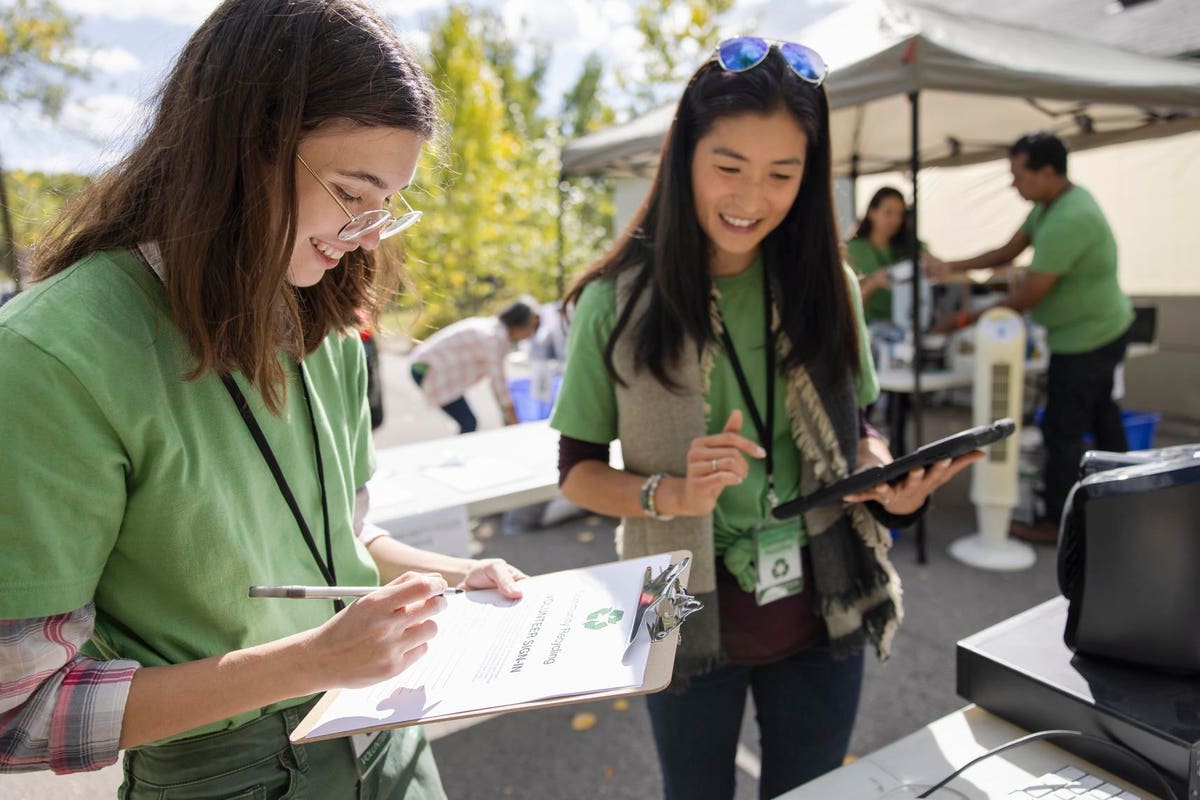 How To Keep Nonprofit Volunteers Engaged In Your Nonprofit's Mission ...