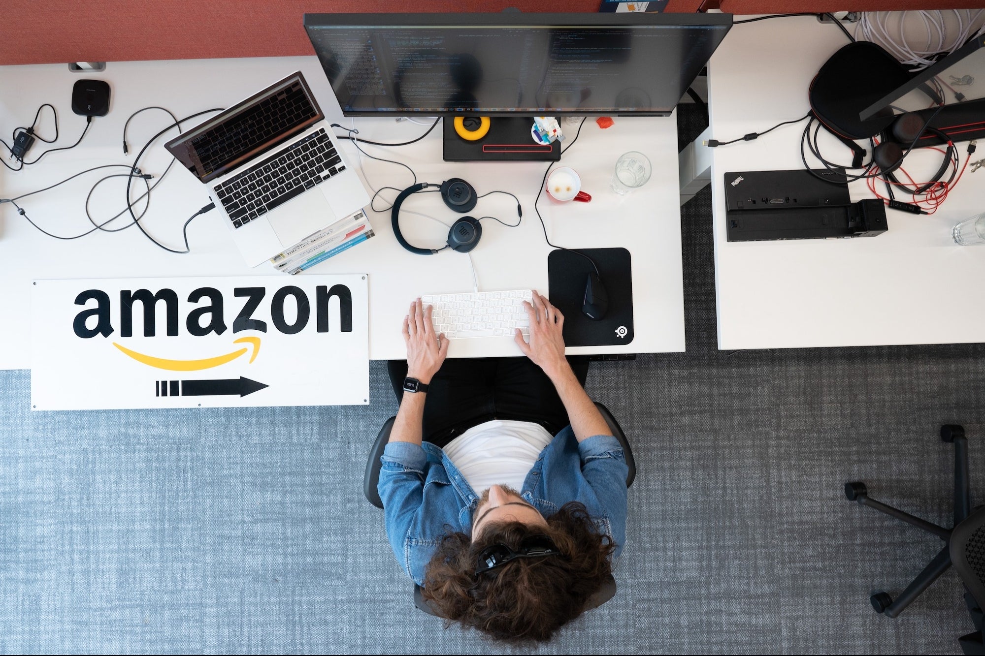 Corporate Amazon Employees Fuming Online Over RTO Mandate | Brandiary