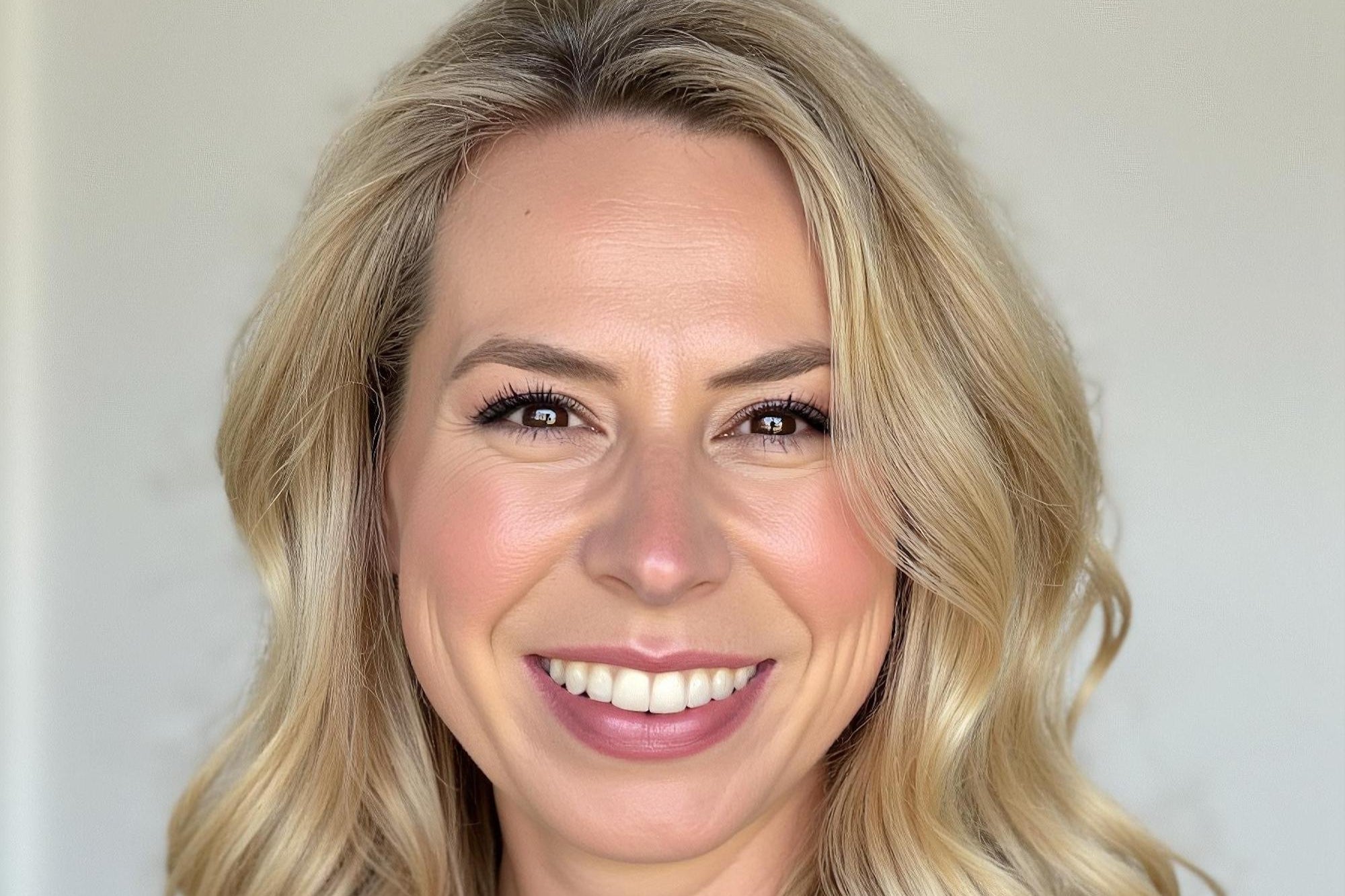 Mom's Side Hustle Made $30k in 2 Months, Then $500k a Year | Brandiary